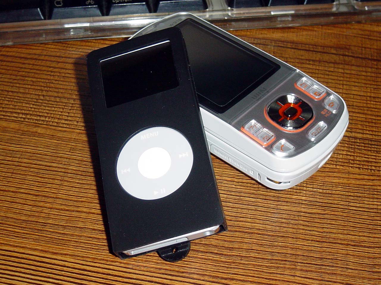 Silicon case for iPod nano: tori's triangle